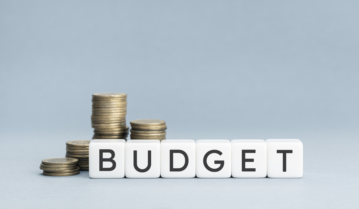 Hassle Free Savings - Saving money and paying off debt one step at a time.